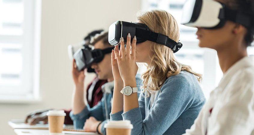 Employee Training Using Virtual Reality: Improve Employees Performance